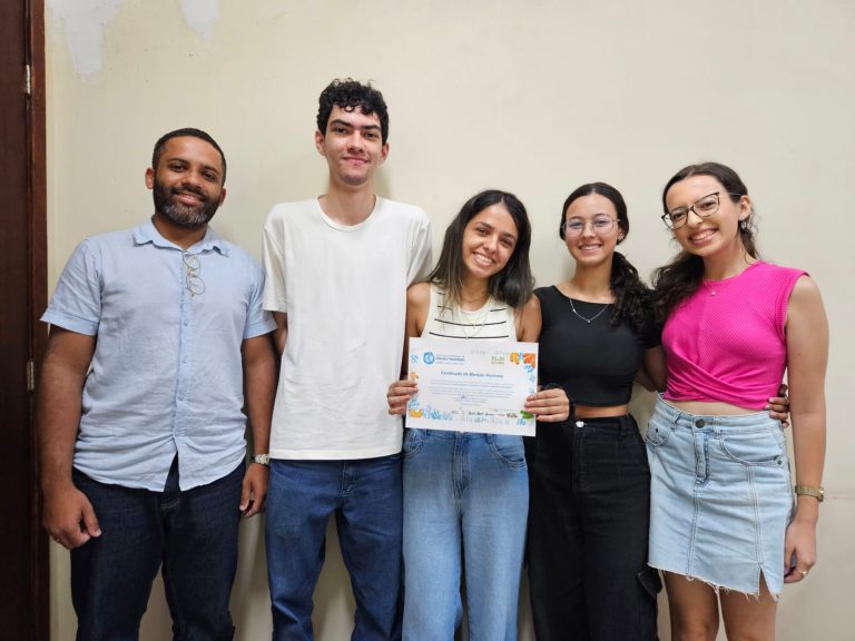 Alunos do projeto LIFE recebem menção honrosa da PROEXT